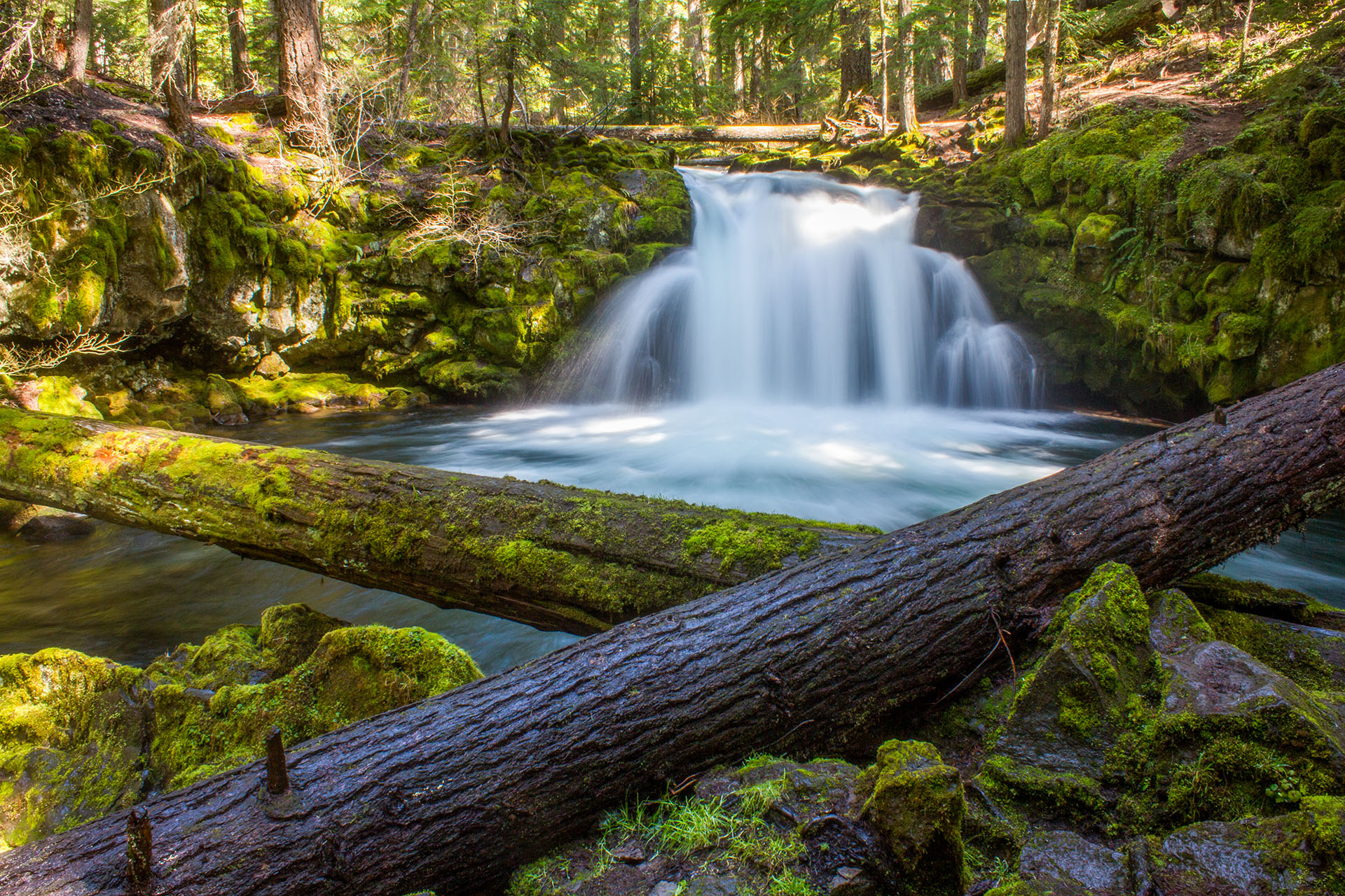 Top 10 Must-See Waterfalls Near Crater Lake