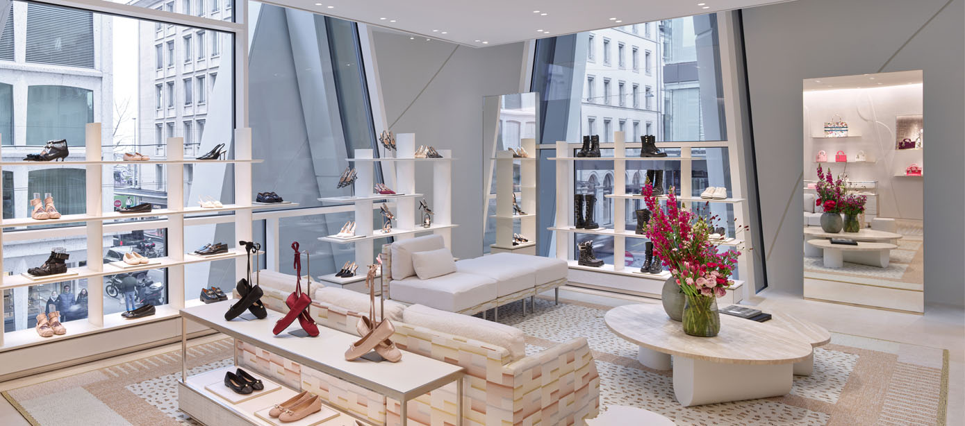 La boutique Dior de Genève habillée par Christian de Portzamparc ...