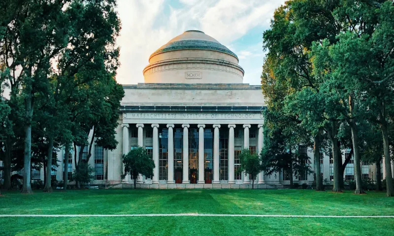 SBXi - We Back MIT Founders.