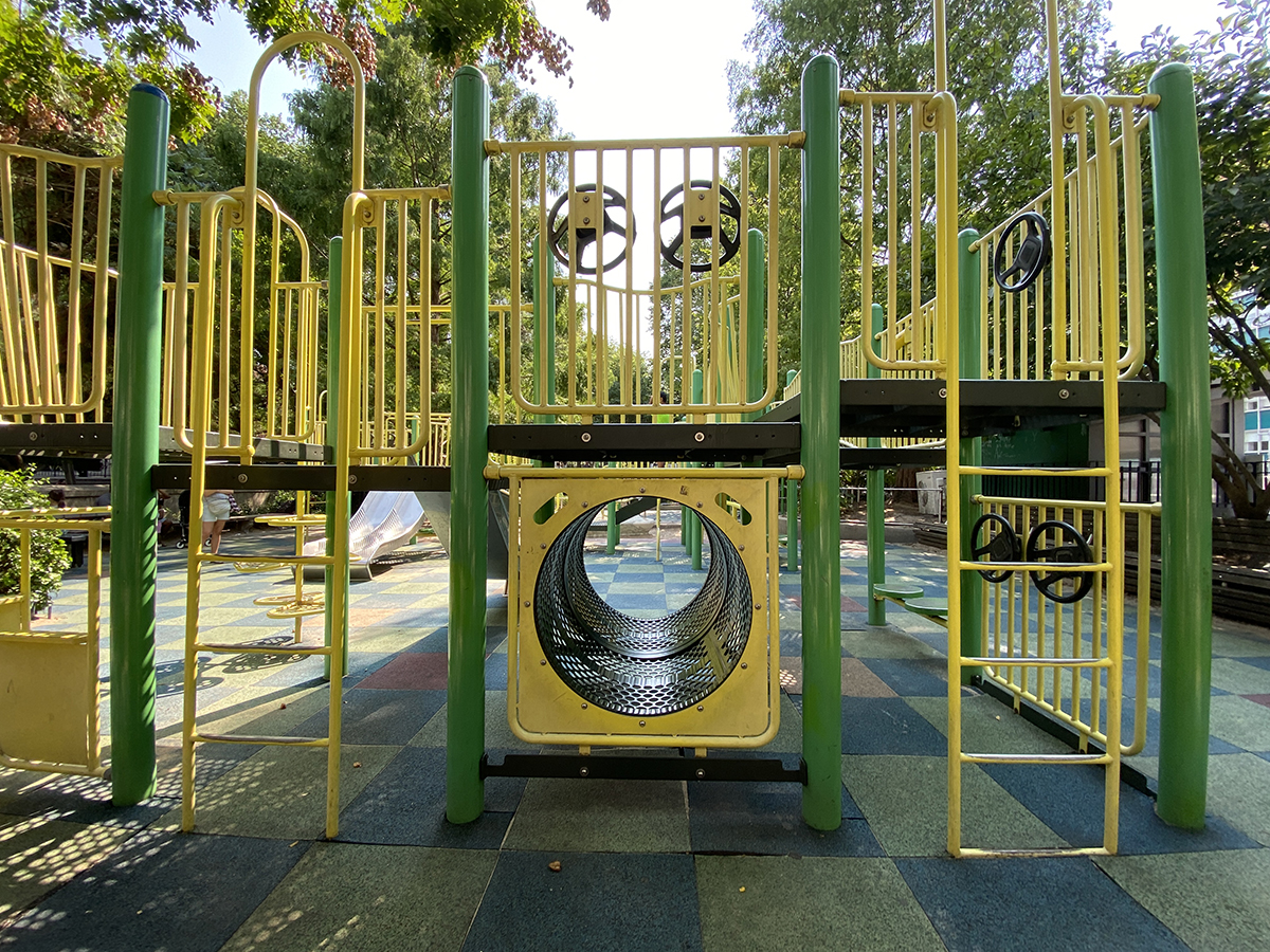Evelyn's Playground - Manhattan