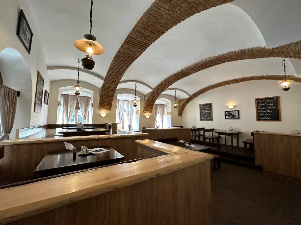 Pivnice u Šimona – Špičková Pilsner Urquell v Brně