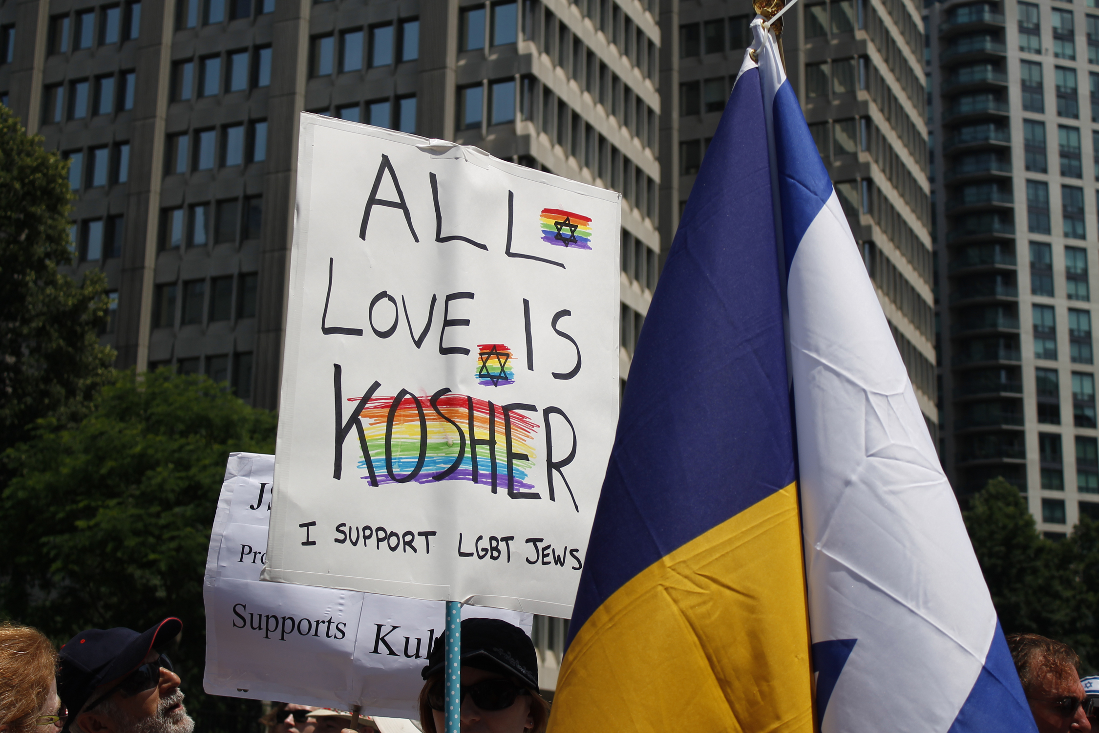 Documenting Toronto’s LGBTQ+ Jewish Community | Niv Mag