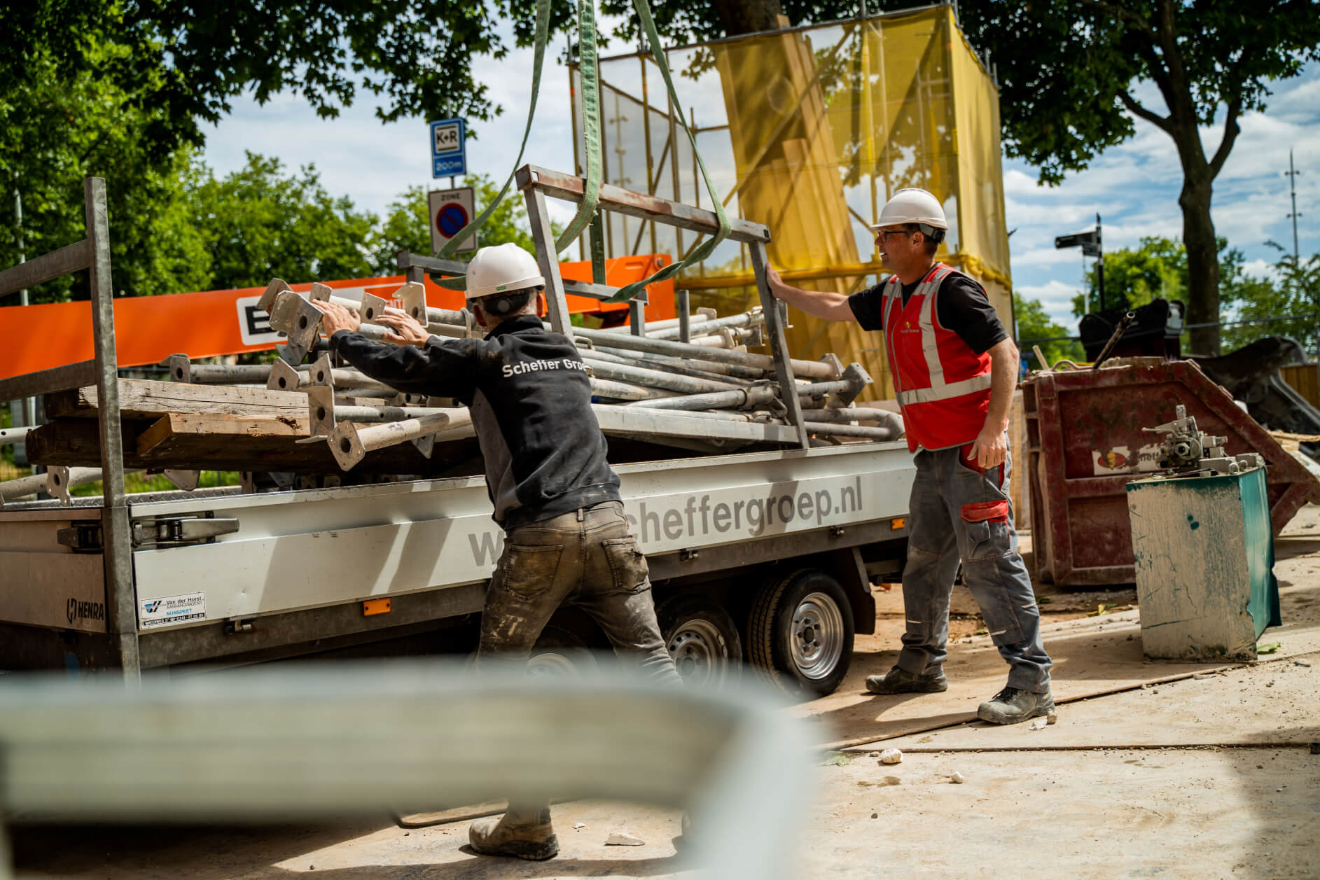 Vijf aanhangwagens voor Scheffer Groep Wezep