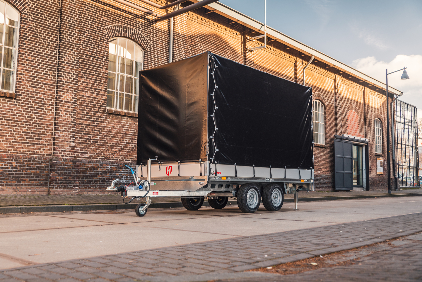 Huif Henra Craft plateauwagen – Van der Horst Aanhangwagens