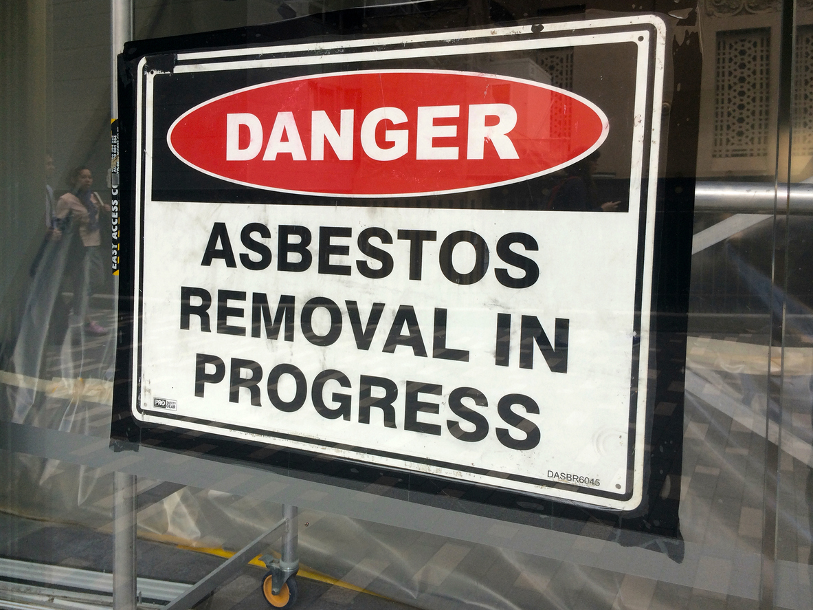 Asbestos removal licence suspended for safety breaches
