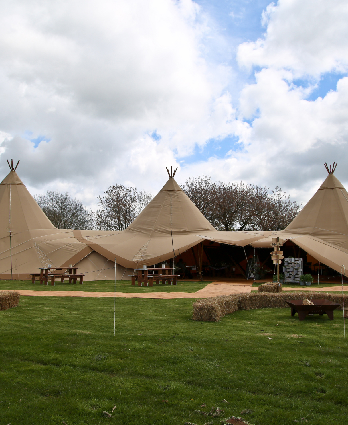 3 Tipi Layout Examples and Gallery