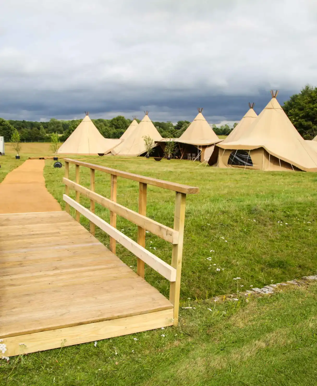 5 Tipi Layout Examples and Gallery