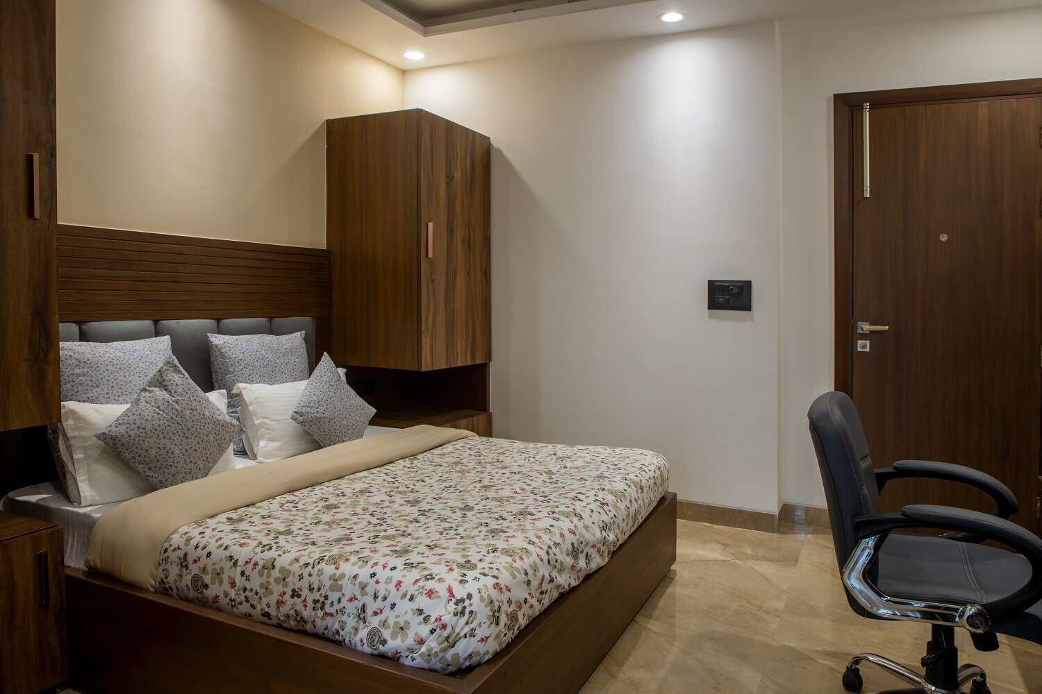 Best Classic Studio Apartment in DLF Cybercity- Perch Serviced Apartments