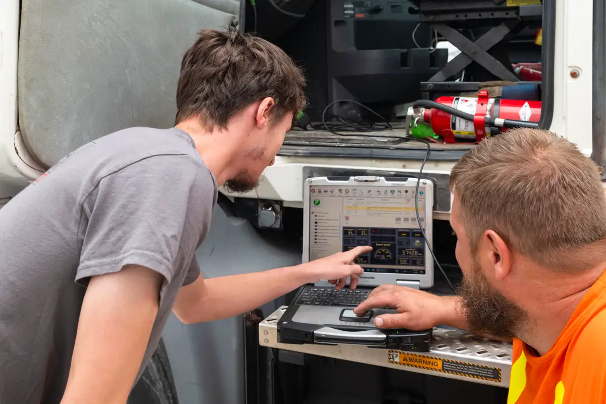 Truck Preventive Maintenance in Windsor, ON | OMTS