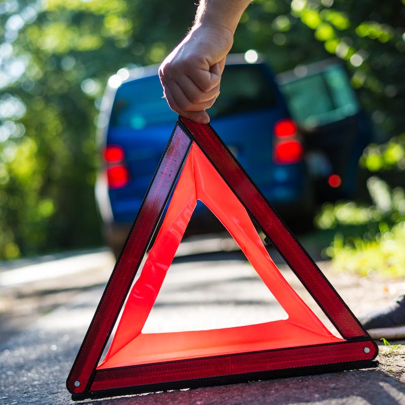 How Far Away from An Accident Should You Place a Warning Triangle ...