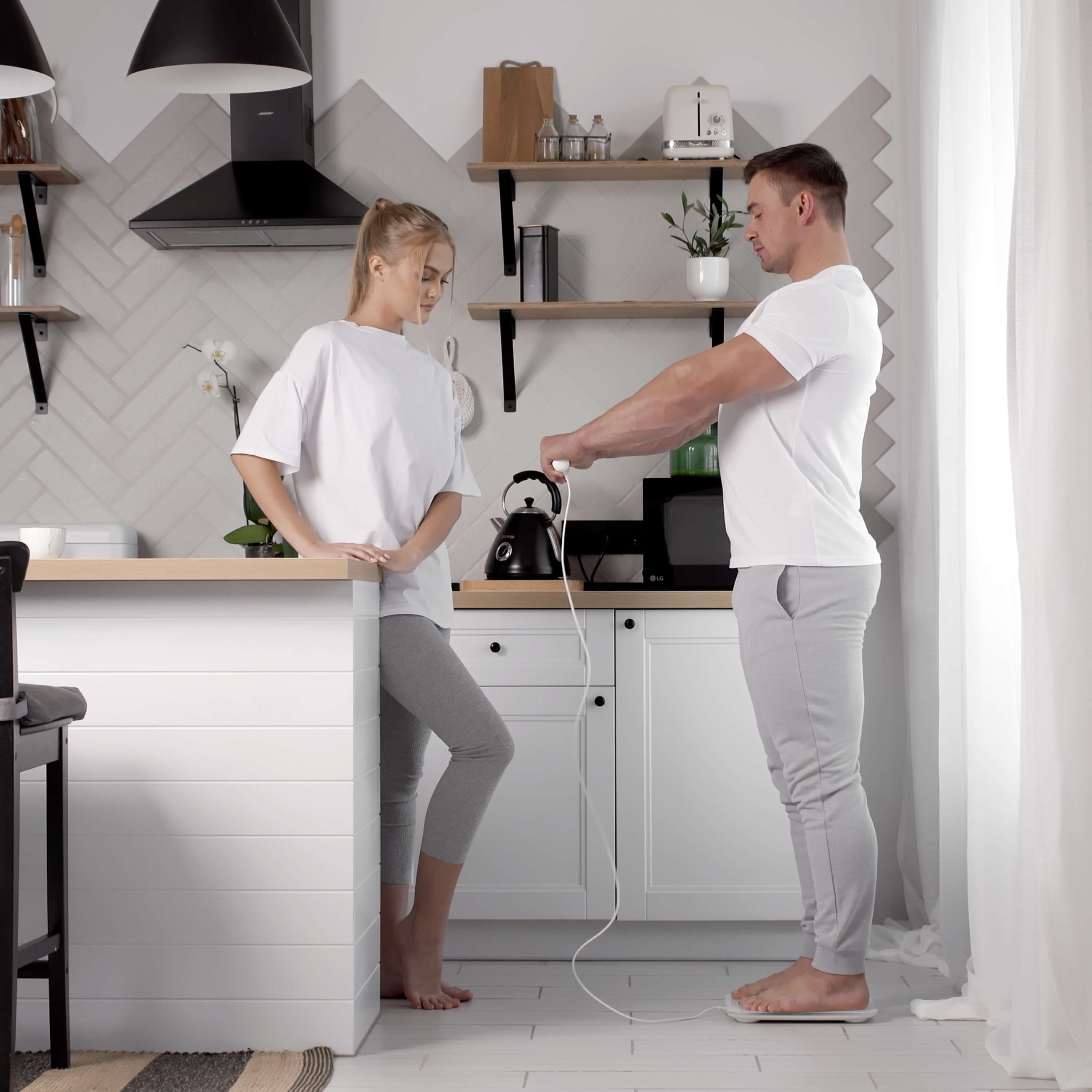 Full Body Analysis Scale | Caring Mill by Aura