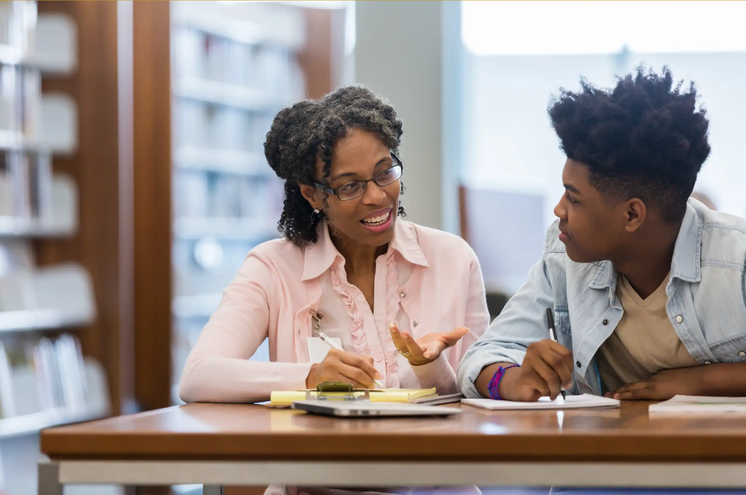 Mentor vs Tutor: The Differences in Guidance and Teaching