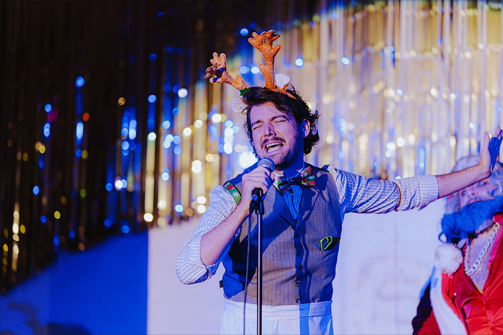 HUMBUG! Immersive Christmas Dive Bar | London