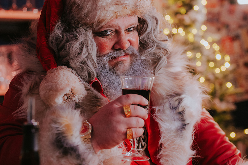 HUMBUG! Immersive Christmas Dive Bar | London