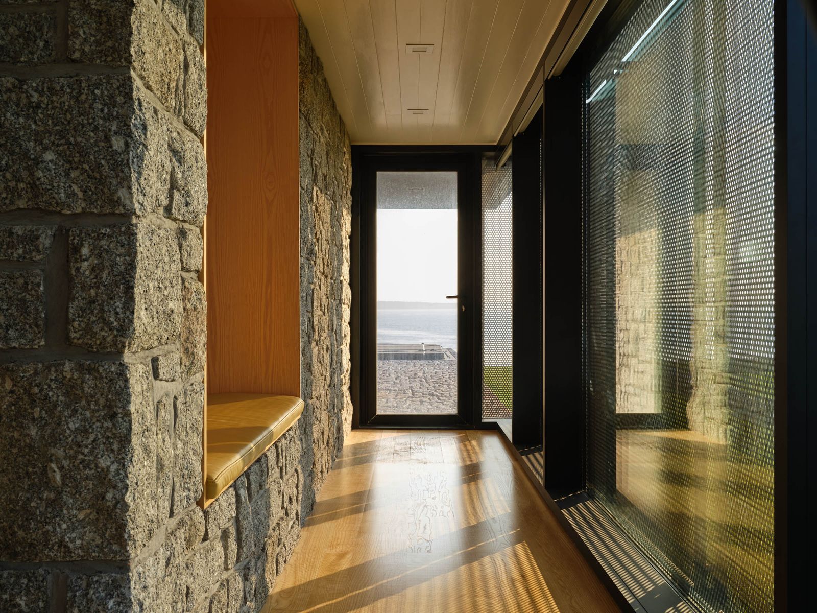 Smith House - MacKay-Lyons Sweetapple Architects