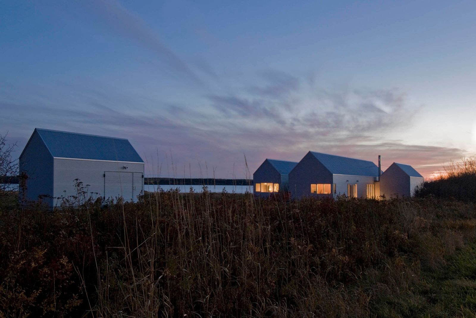 Leahey II House - MacKay-Lyons Sweetapple Architects
