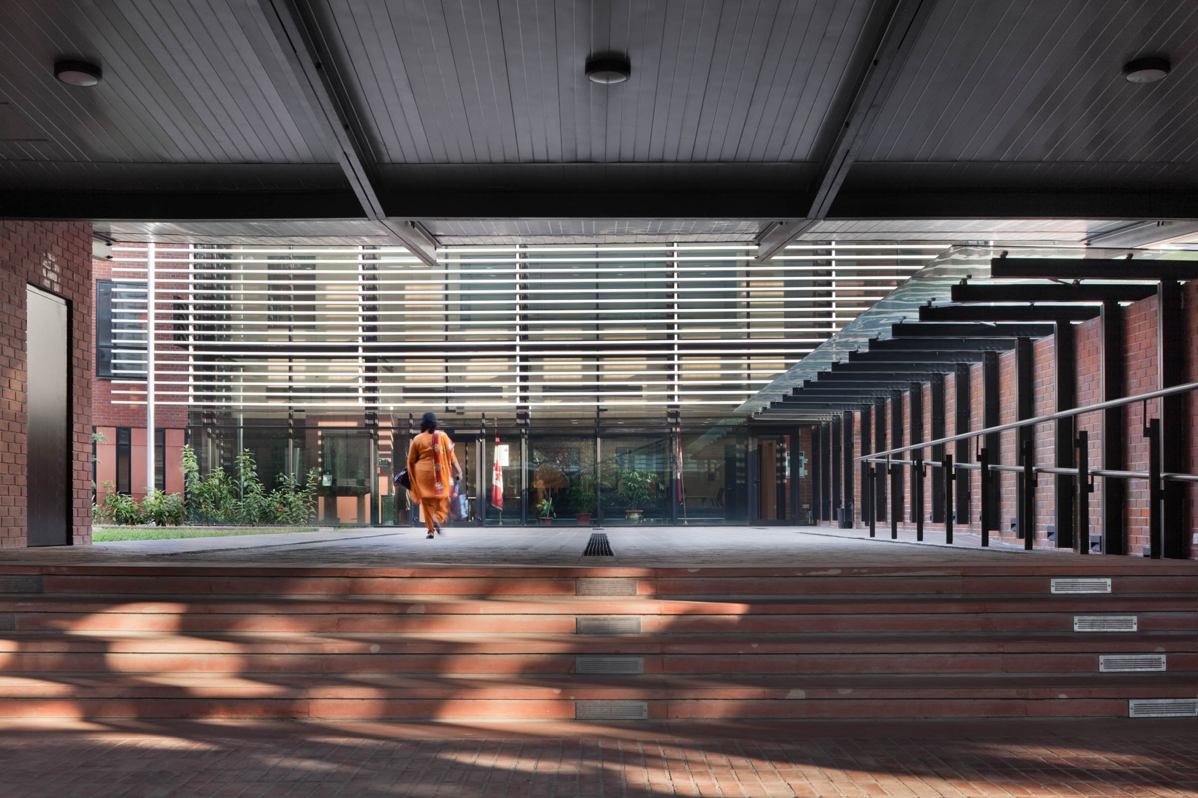 Canadian Chancery and Official Residence Dhaka - MacKay-Lyons ...