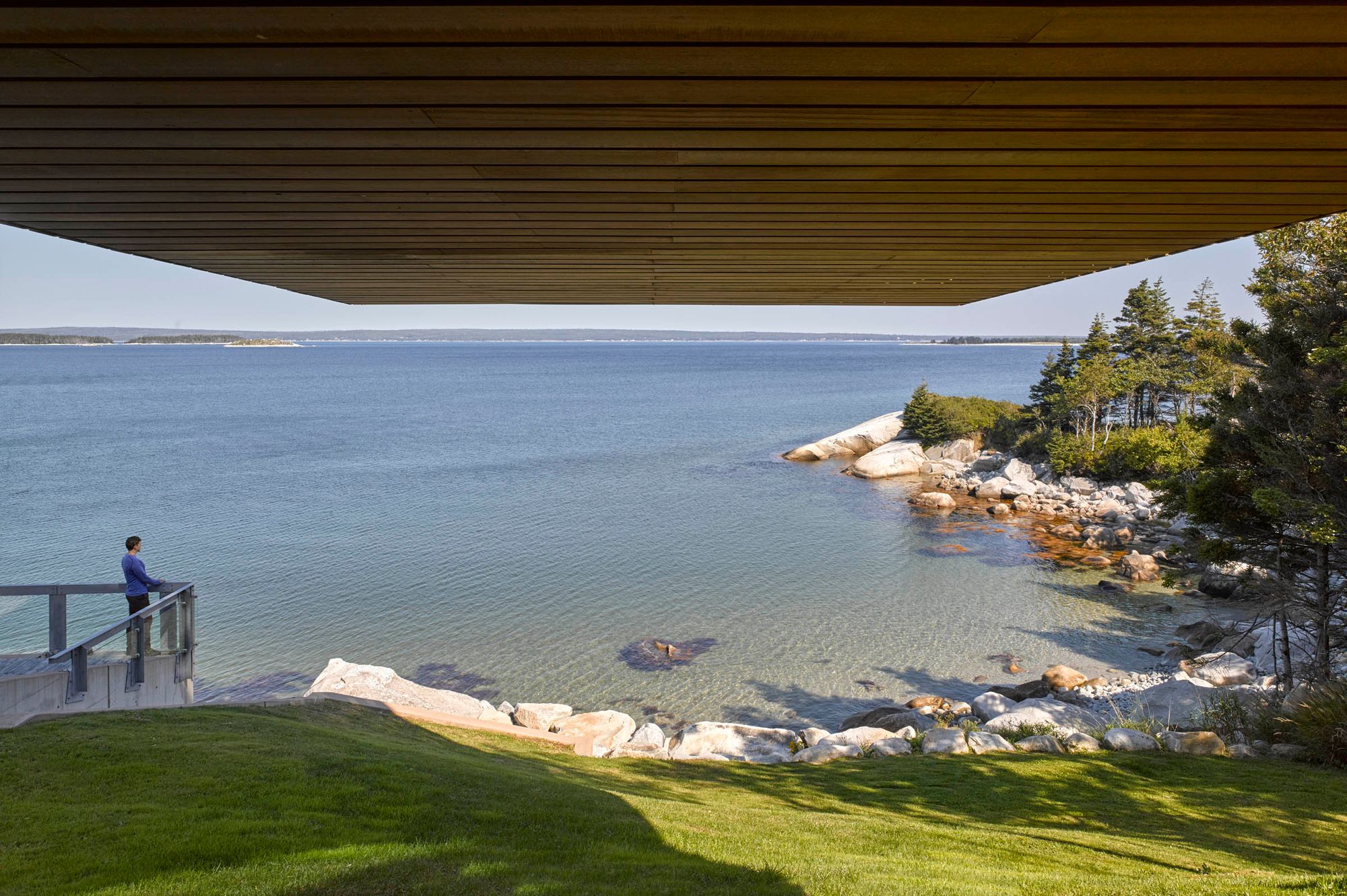 Two Hulls House - MacKay-Lyons Sweetapple Architects