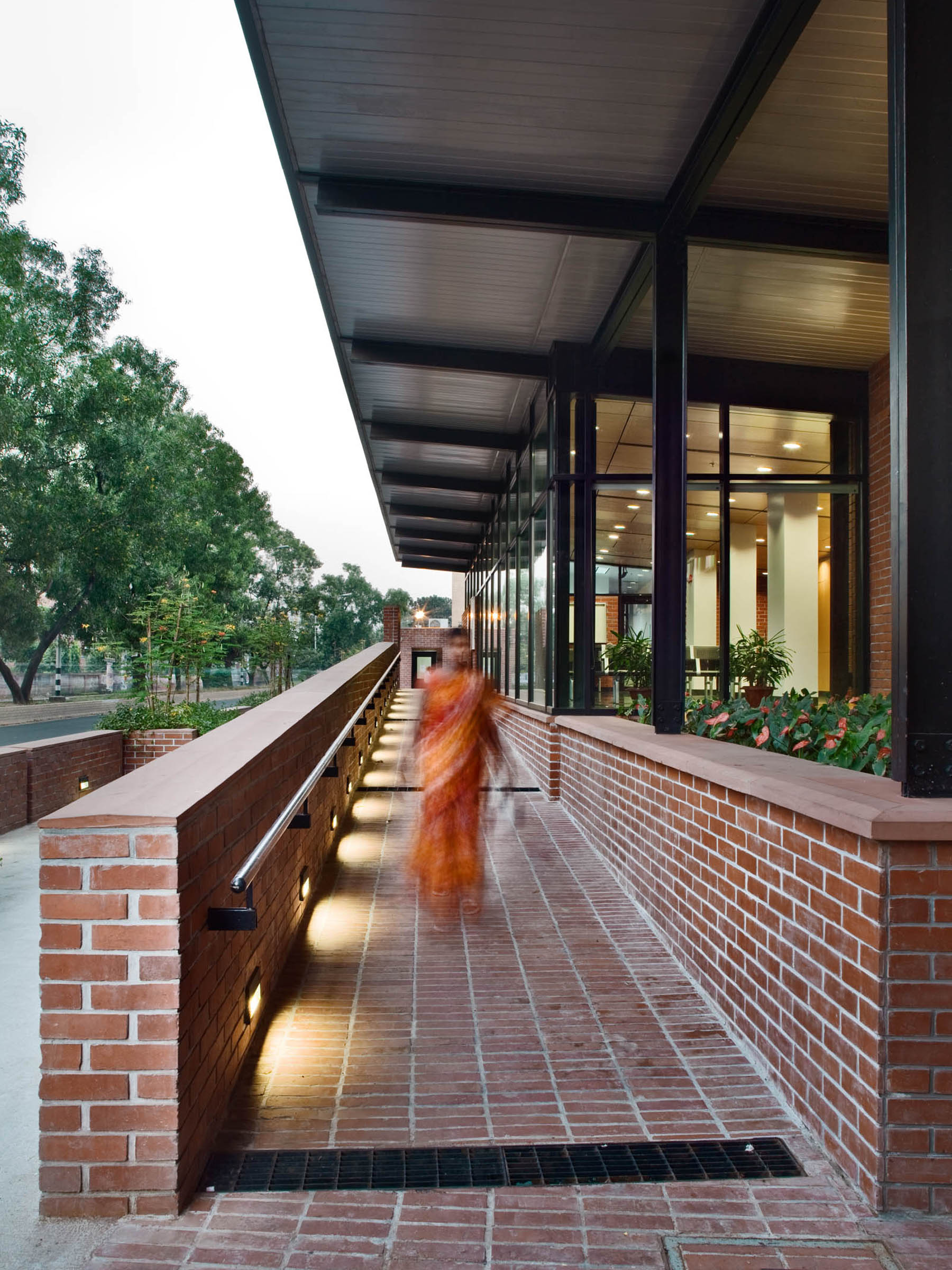 Canadian Chancery and Official Residence Dhaka - MacKay-Lyons ...
