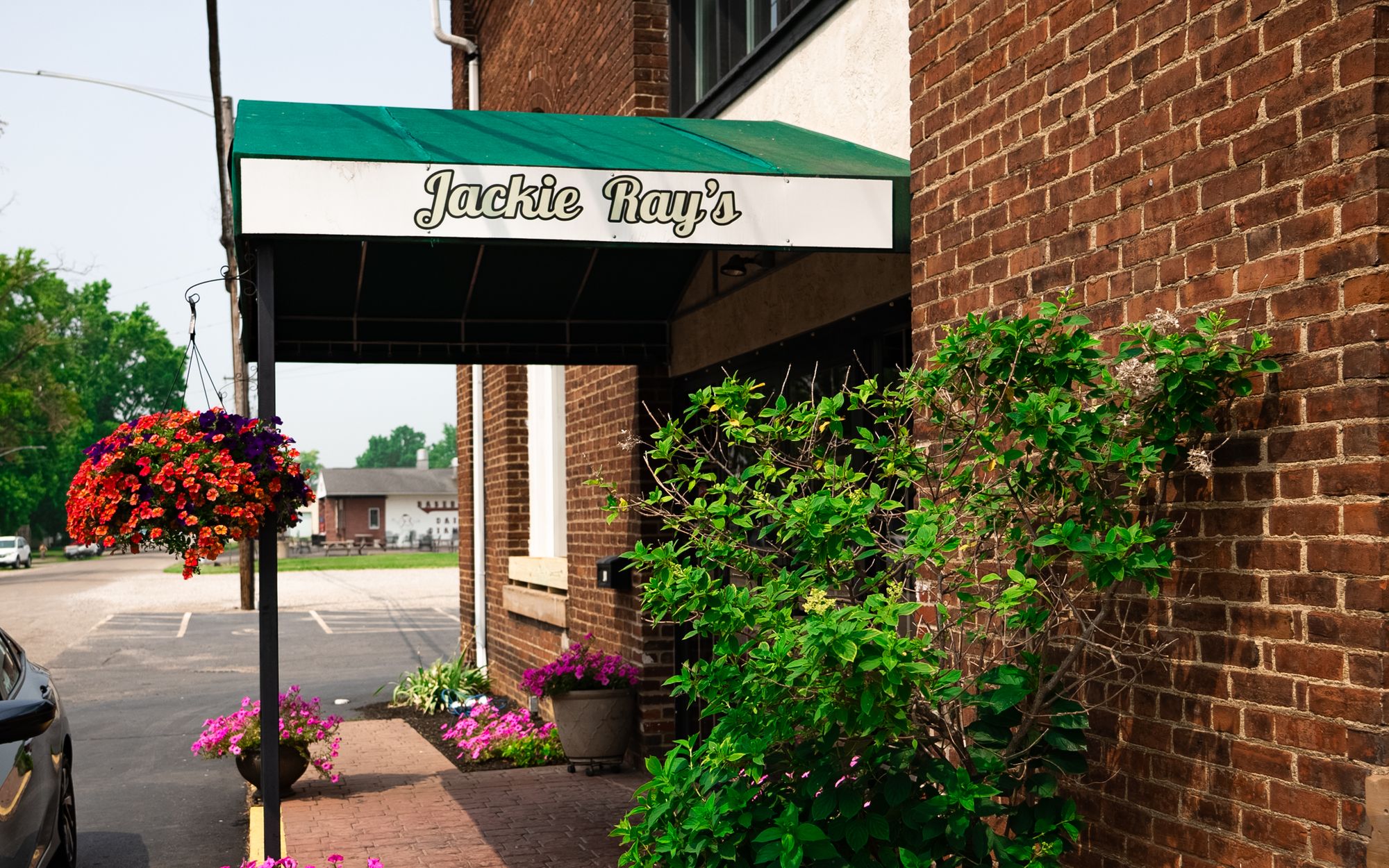 Jackie Ray's Grill & Pub