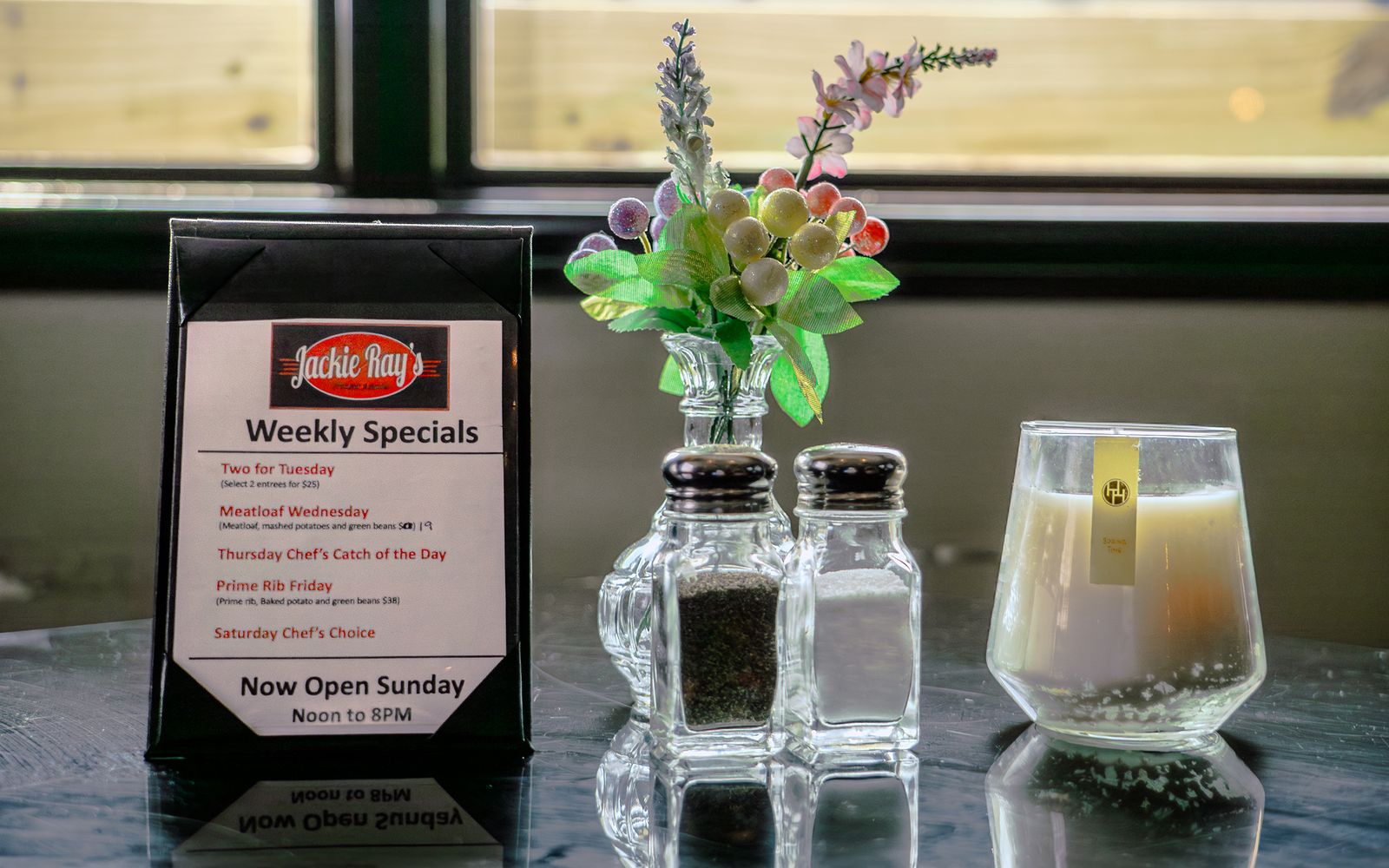 Jackie Ray's Grill & Pub