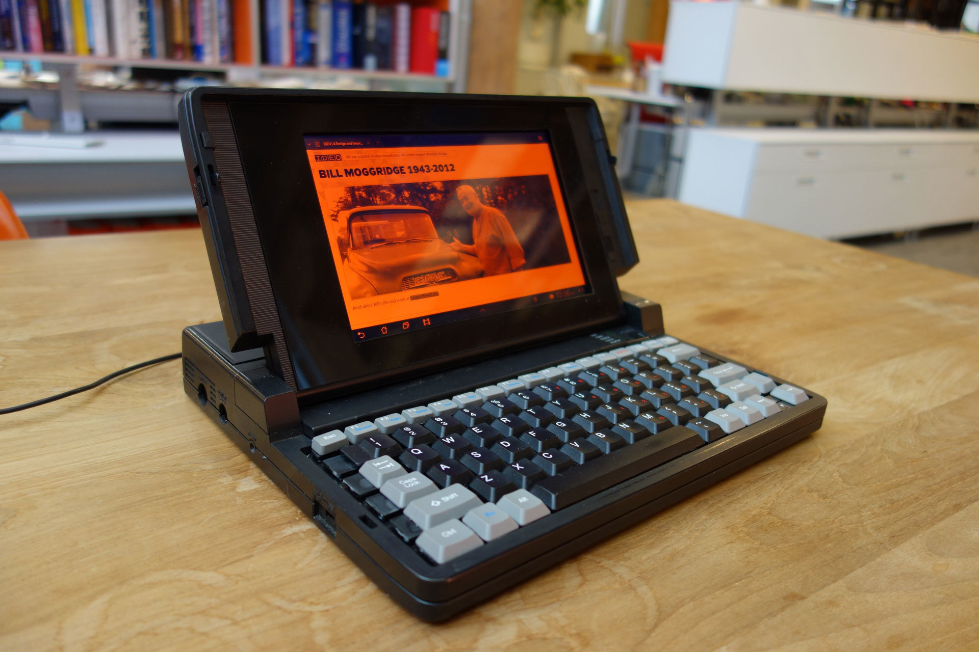 Tribute to Bill Moggridge: GRiD Laptop For Sharing Stories - IDEO