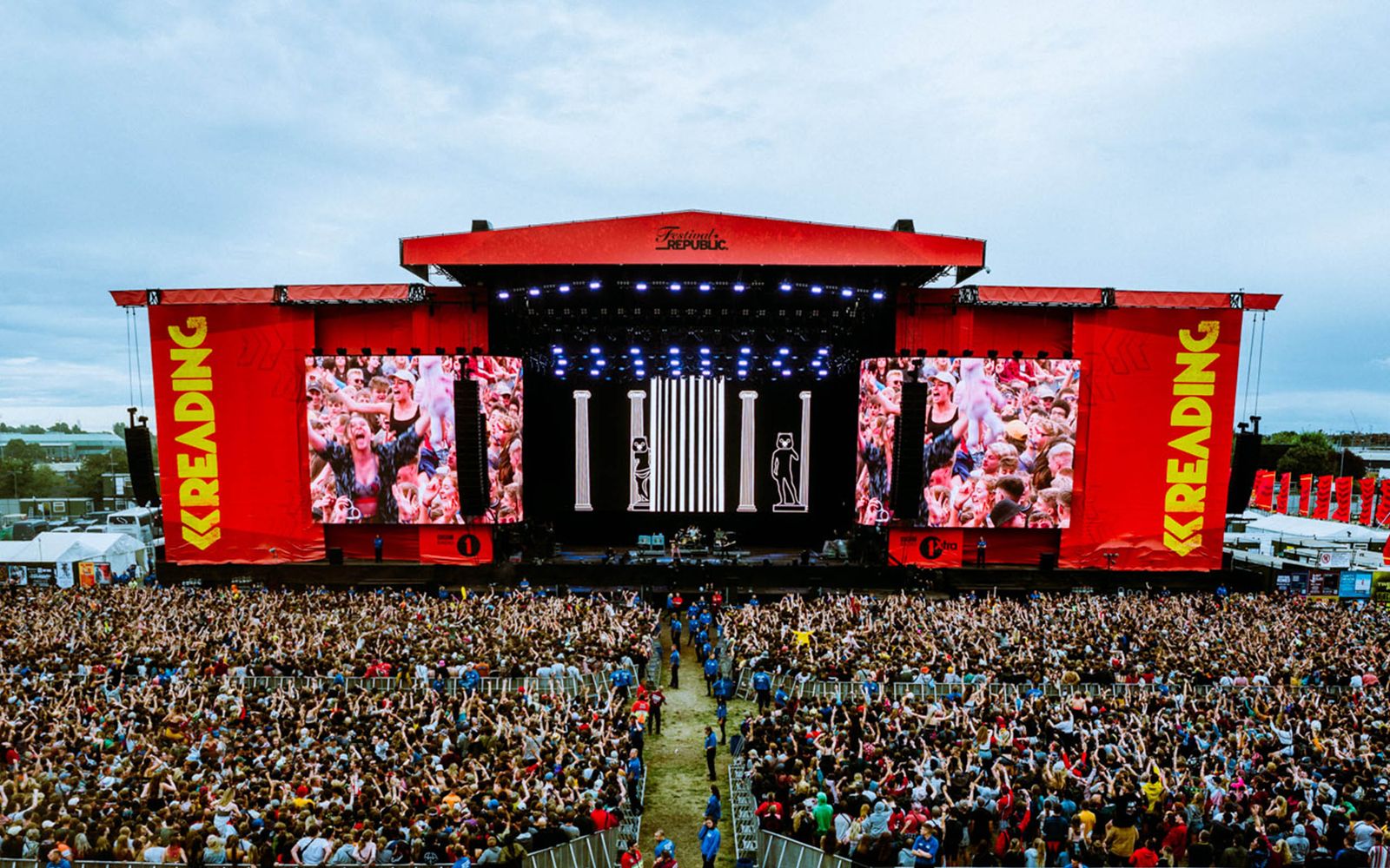 Serious Stages | Demountable Film & TV Building Design & Installation