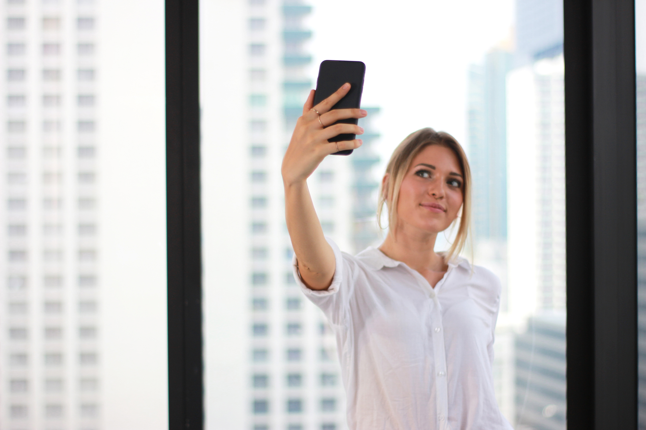 Take A Selfie So Profesh It'll Kickstart Your Career | Facetune