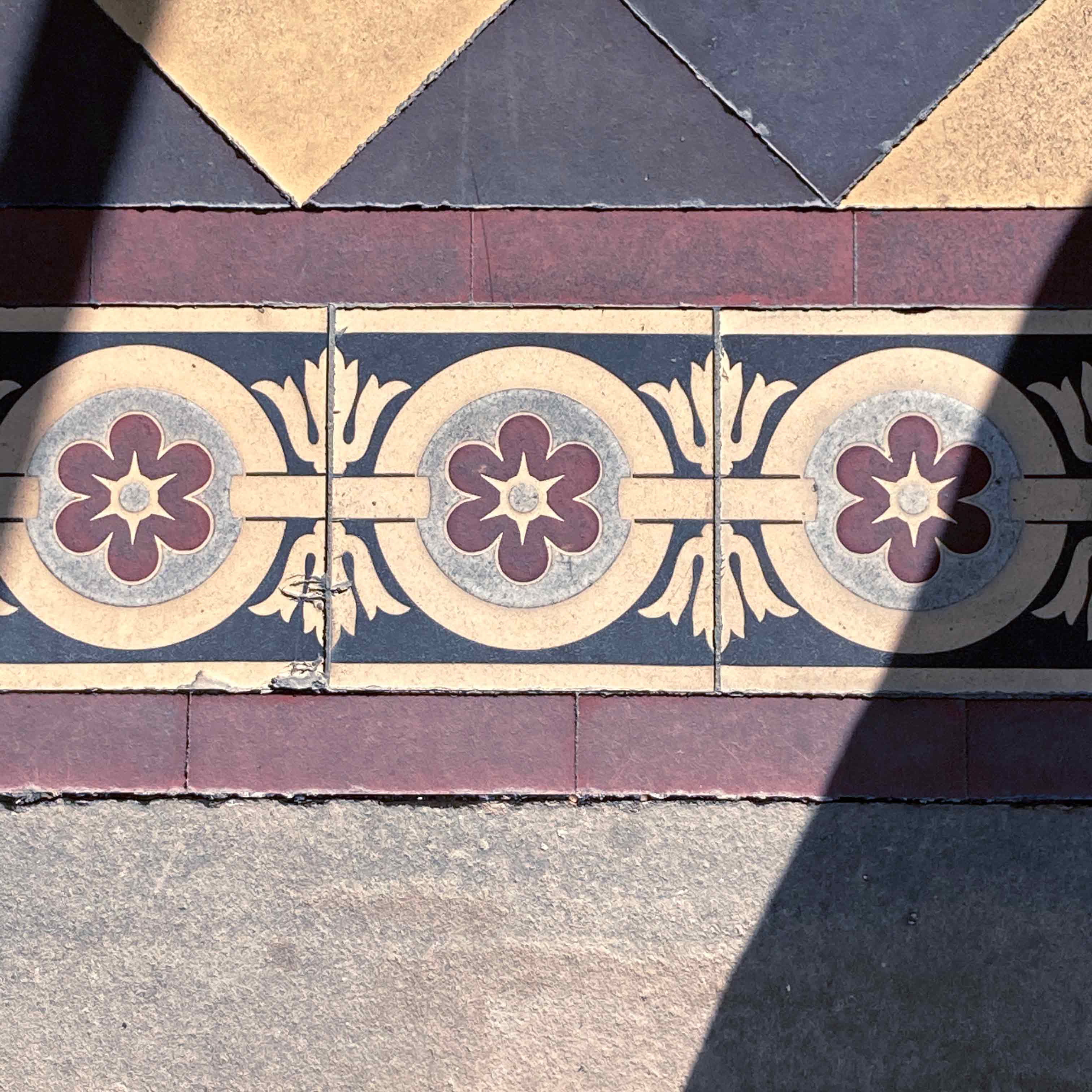 House of Lenna Gin: Historic Elegance Redesigned by Denomination