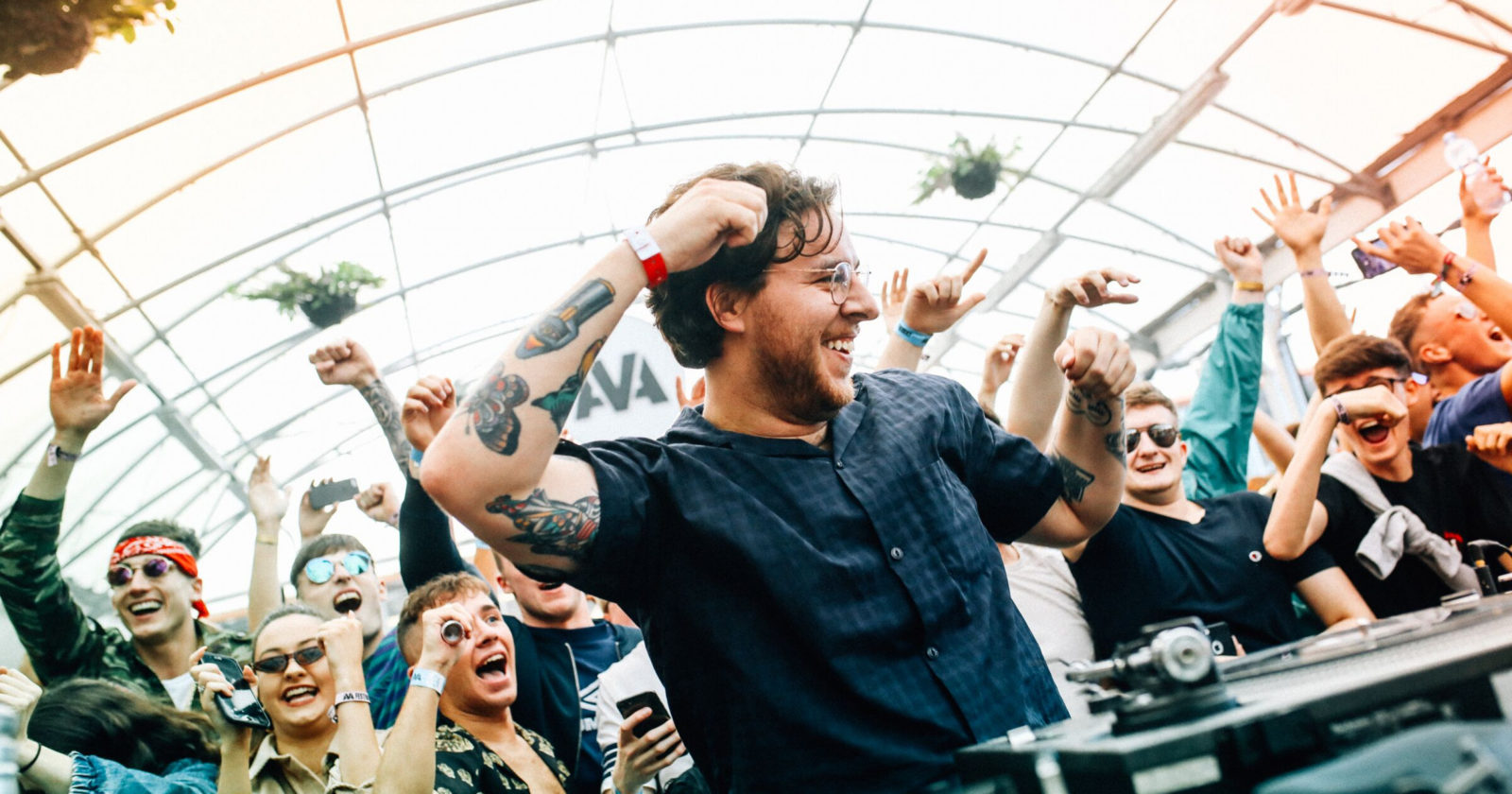 8 morceaux qui tracent l'évolution musicale du génie de la musique électronique moderne DJ Boring