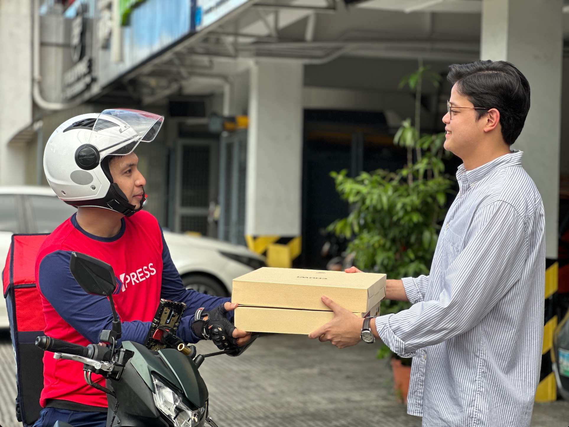 Xpress Send: Fast & Secure Parcel Delivery