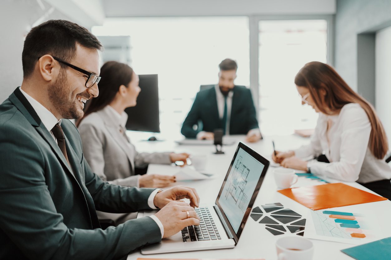 How to Create an Effective Employee Training Manual – Heretto