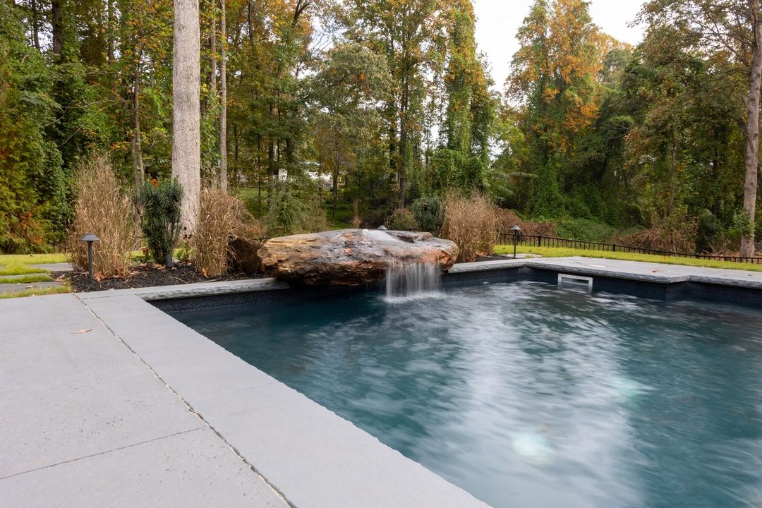 Hot Springs Pools & Spas | Your #1 Pool Builders & Hot Tub Installation