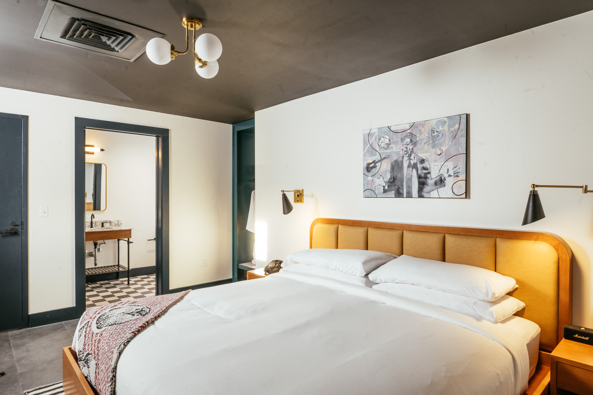 Hotel Rooms | Dew Drop Inn Music Venue & Hotel