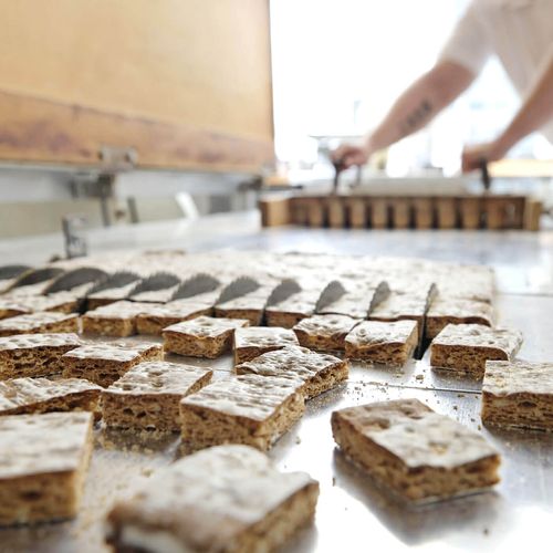 Die baslerischsten Basler Leckerli – Confiserie Bachmann Basel