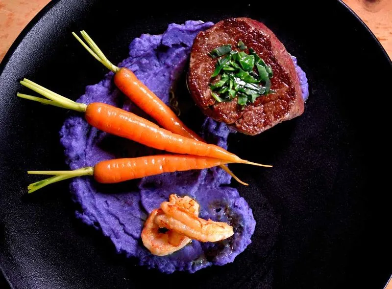 CHECK INN Restaurant Böblingen