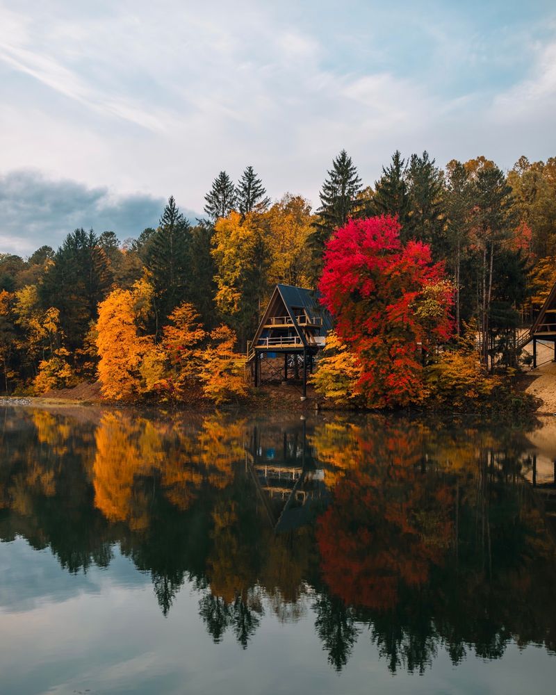 Paradise Lake - Unique Luxurious Short Term Rentals in Ohio