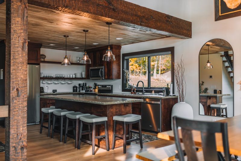 Paradise Lake - Unique Luxurious Short Term Rentals in Ohio