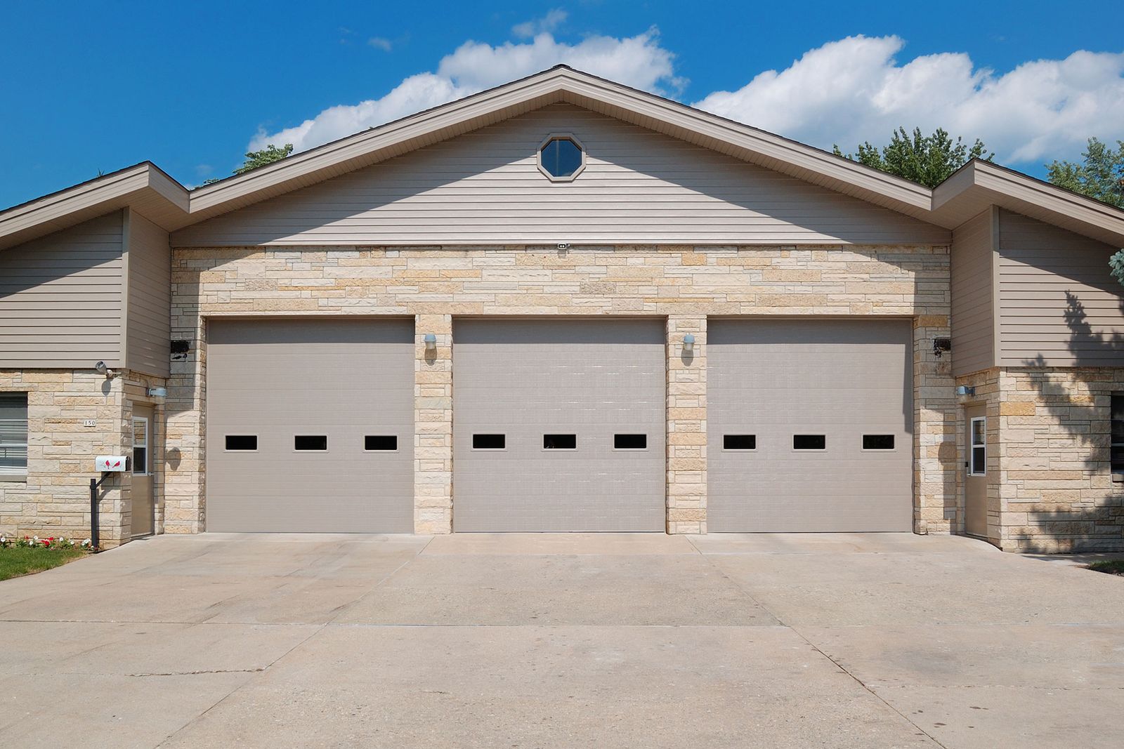Garage Door Company Belmont WI | Carey’s