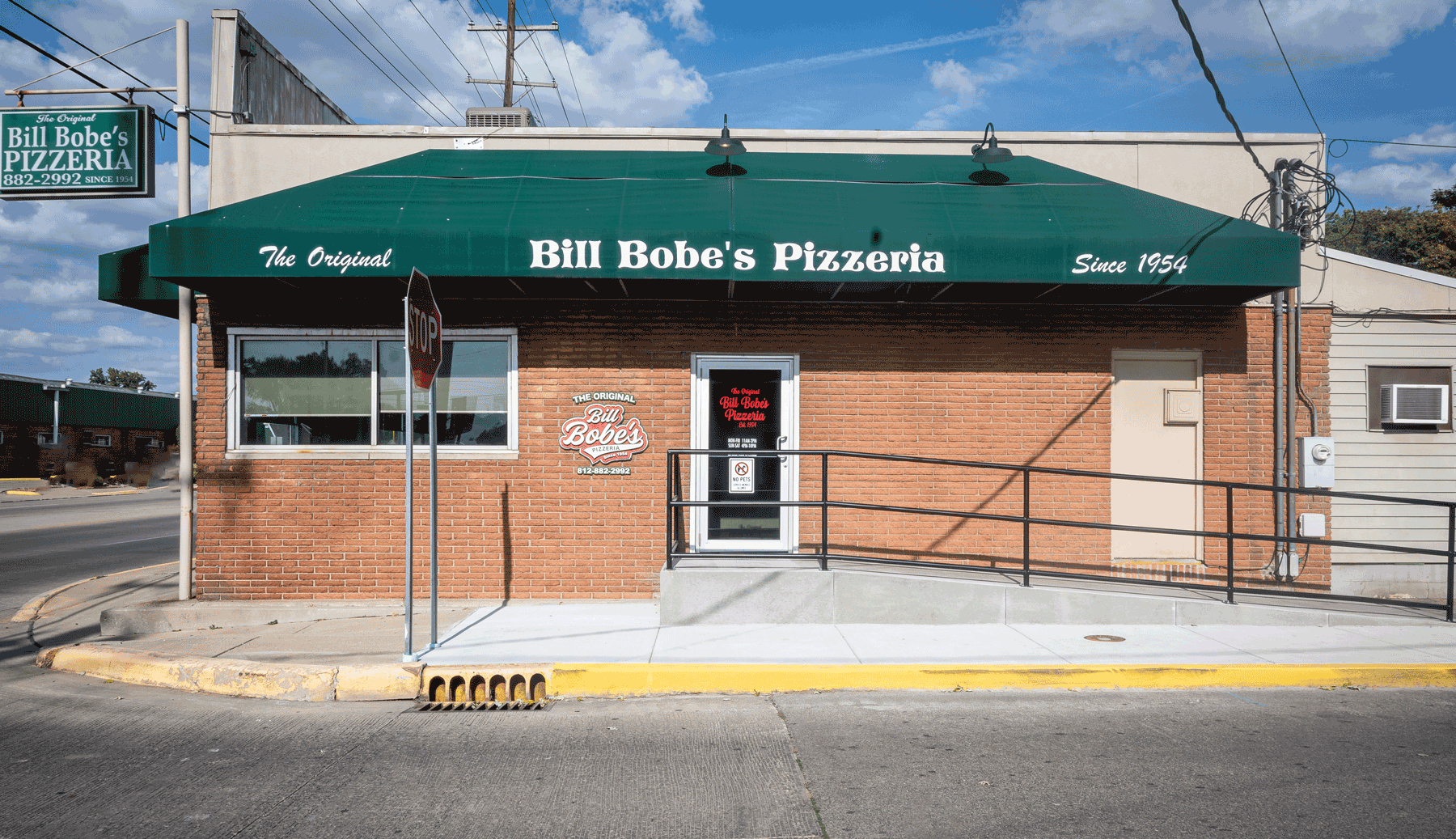 The Best Pizza in Knox County on 6th Street | Bill Bobe's Pizzeria ...