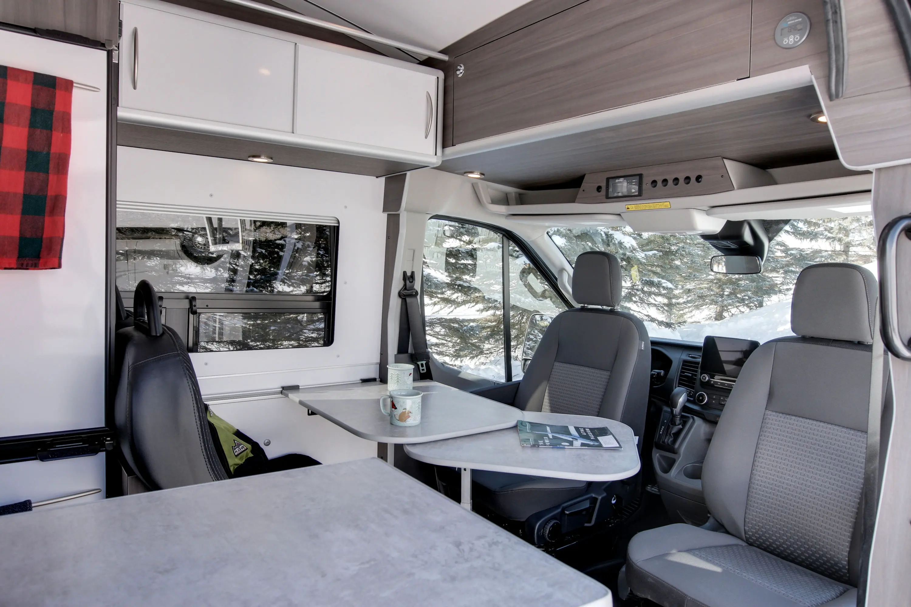 XL PLUS 22' | Ford Transit | Safari Condo