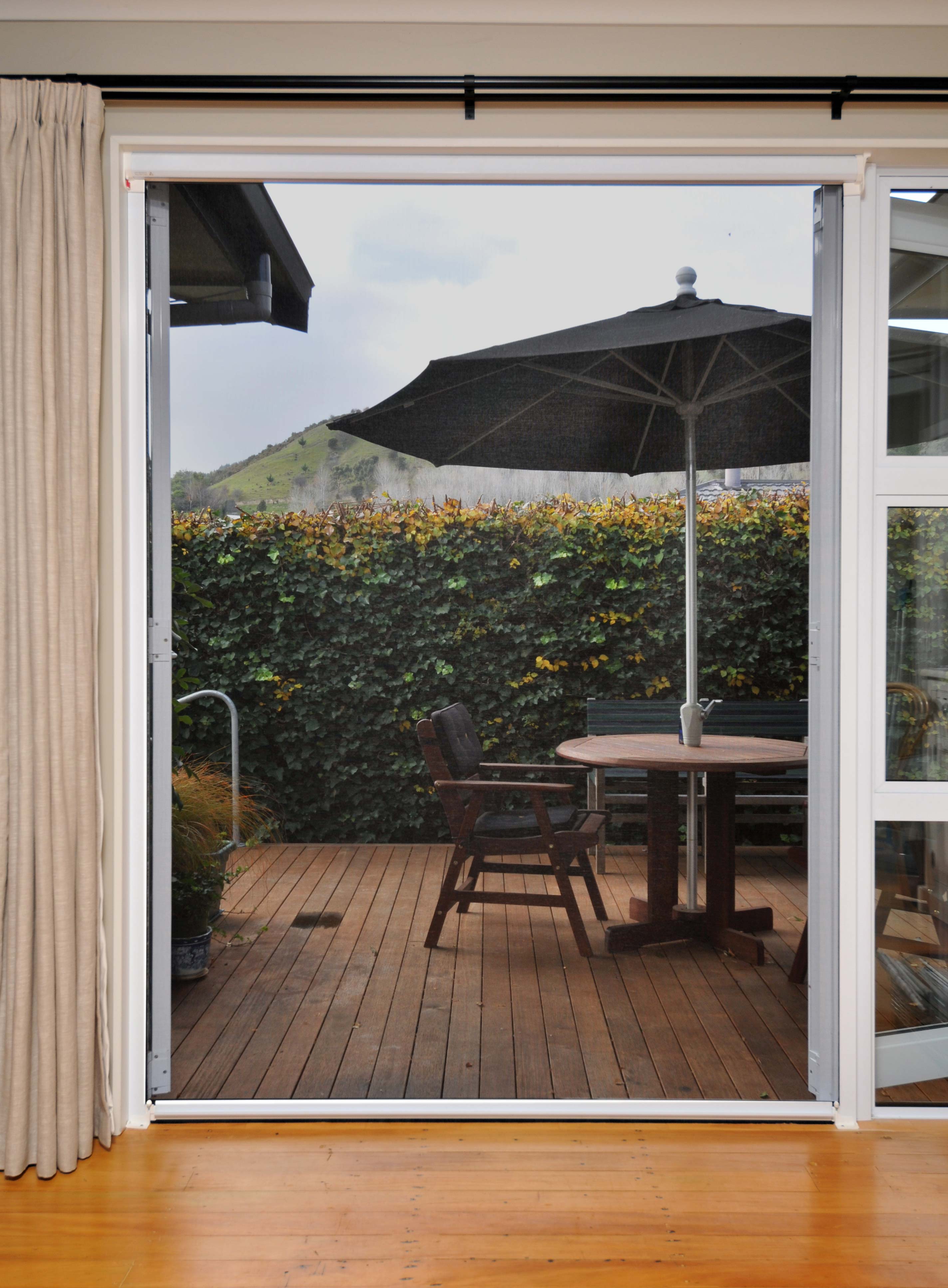 McCraes Rollaway Fly Screen Windows