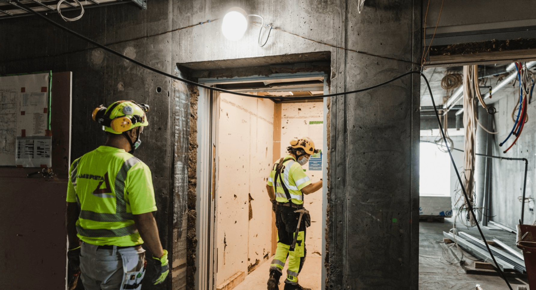 Why use a KONE construction lift instead of a traditional external ...