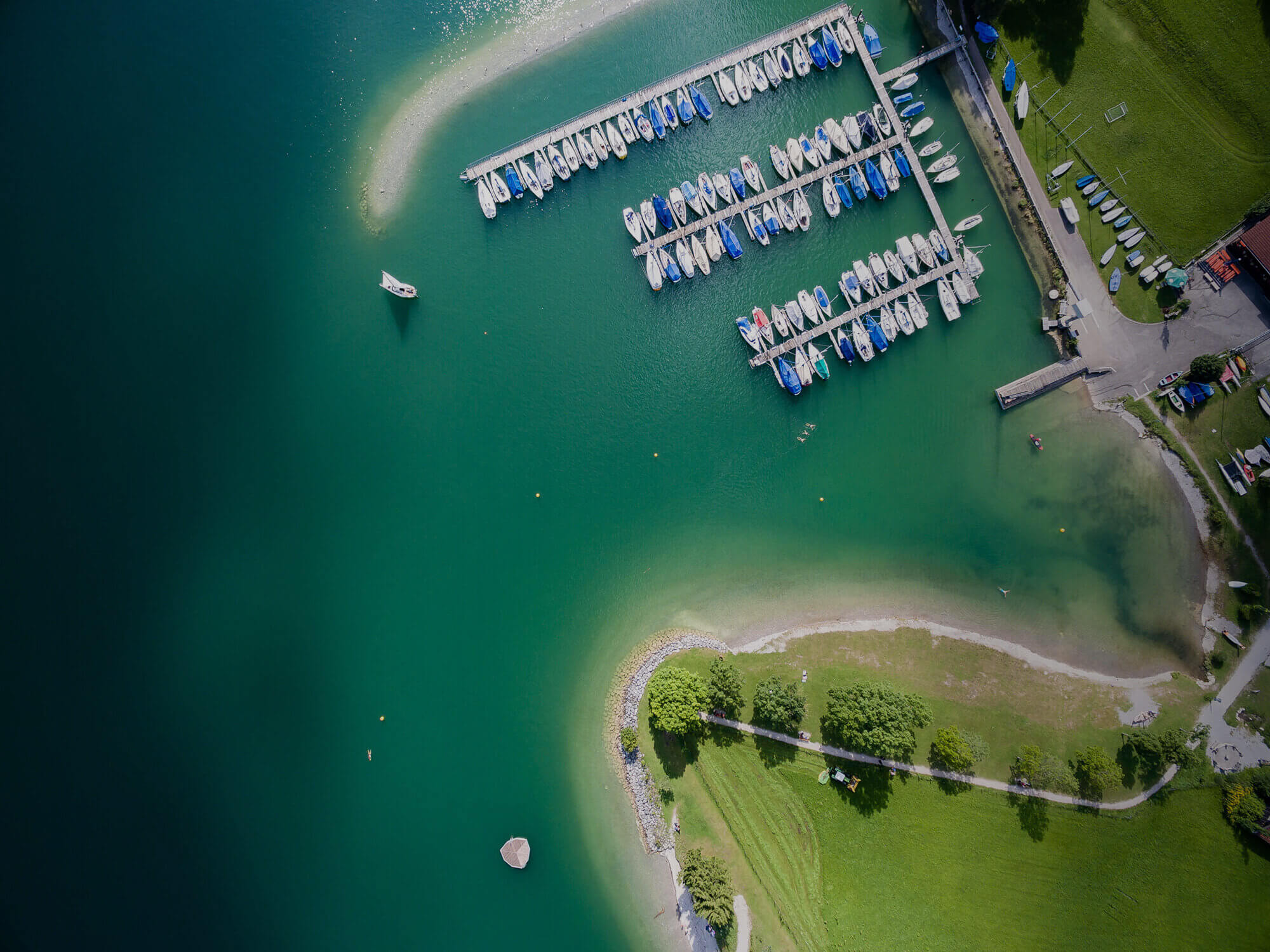 About - Hunters Point Resort & Marina