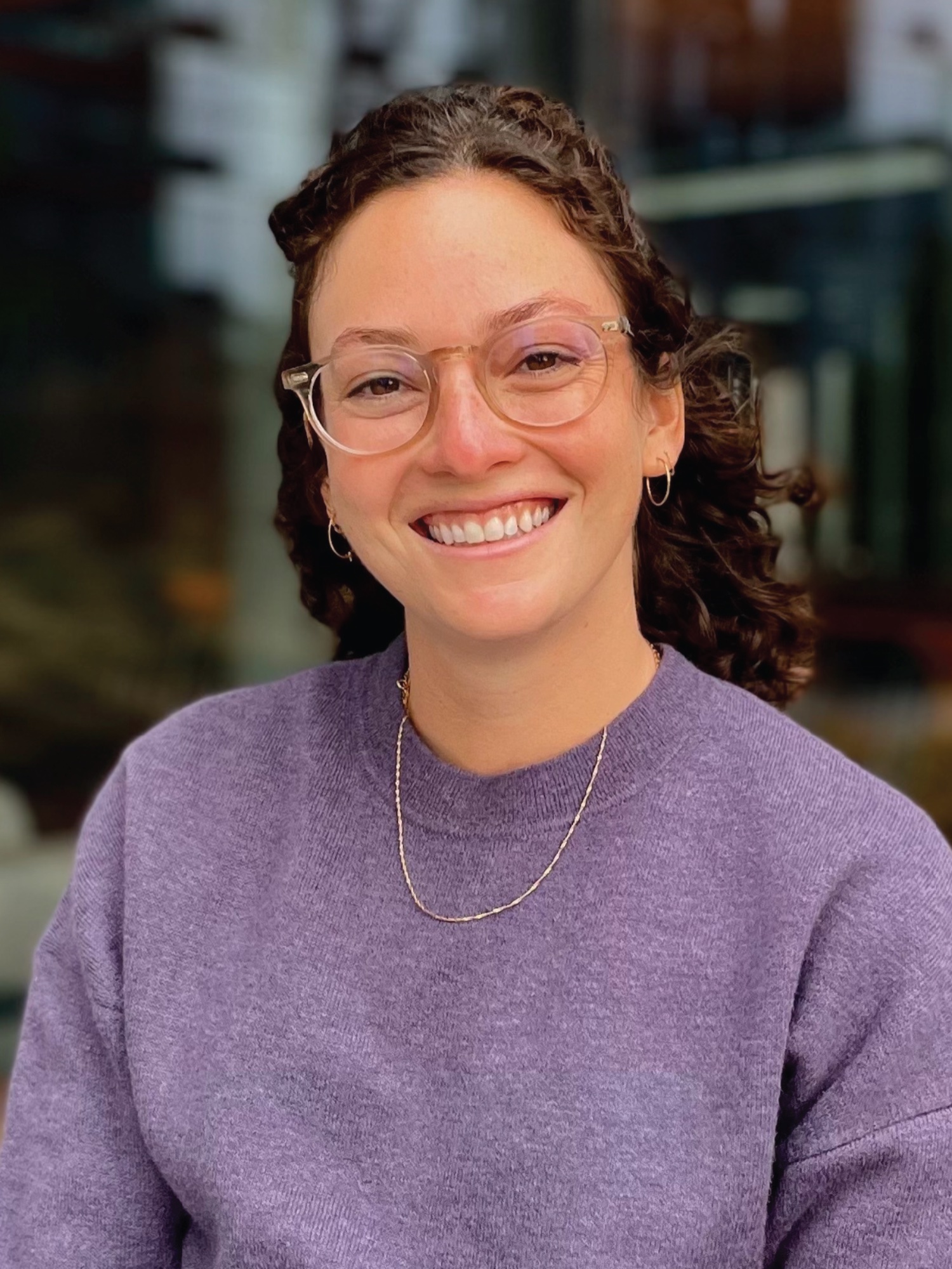 Julia Blumenstyk | The Peer Insight Team