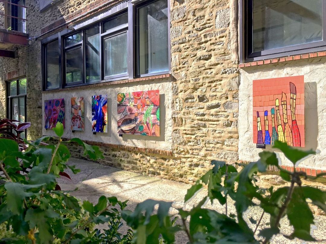Fresh Artists – Fresh Artists brings children’s inside art OUT!