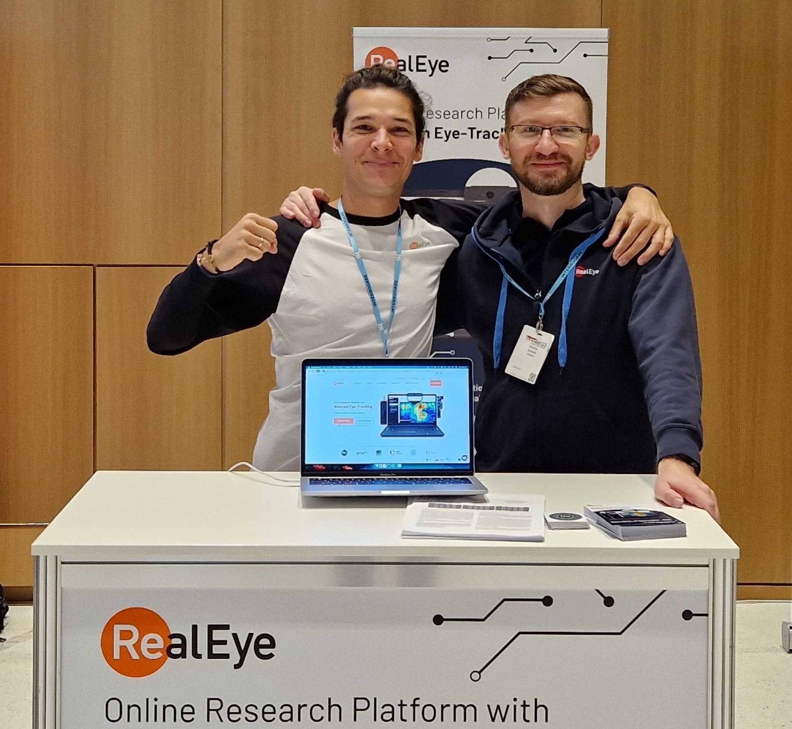 Online Research Platform with Webcam Eye-Tracking | RealEye.io