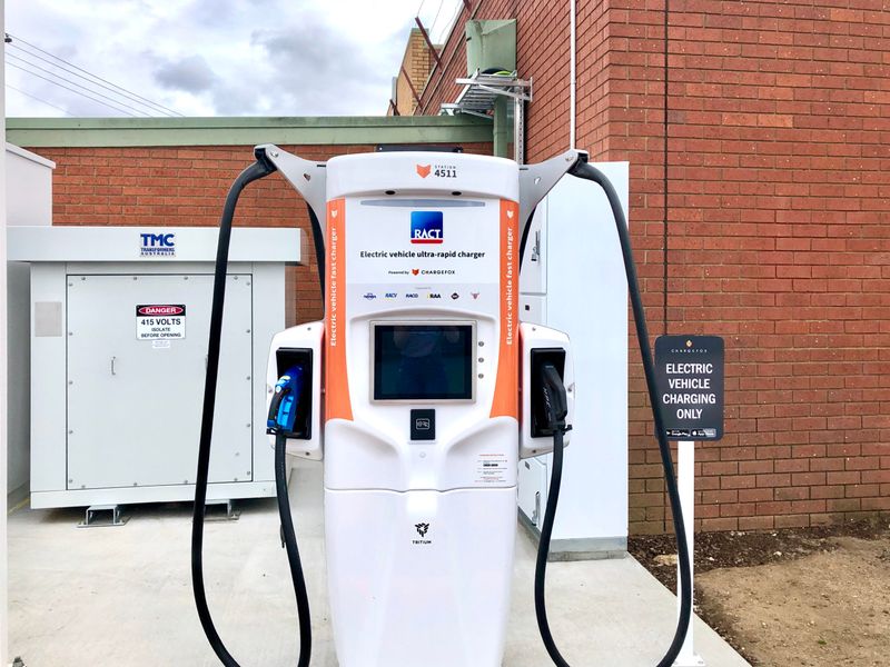Chargefox opens Tasmania’s first ever ultra-rapid EV charging station ...