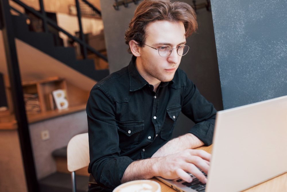 Jak stworzyć efektywny szablon CV dla programisty stron WWW?