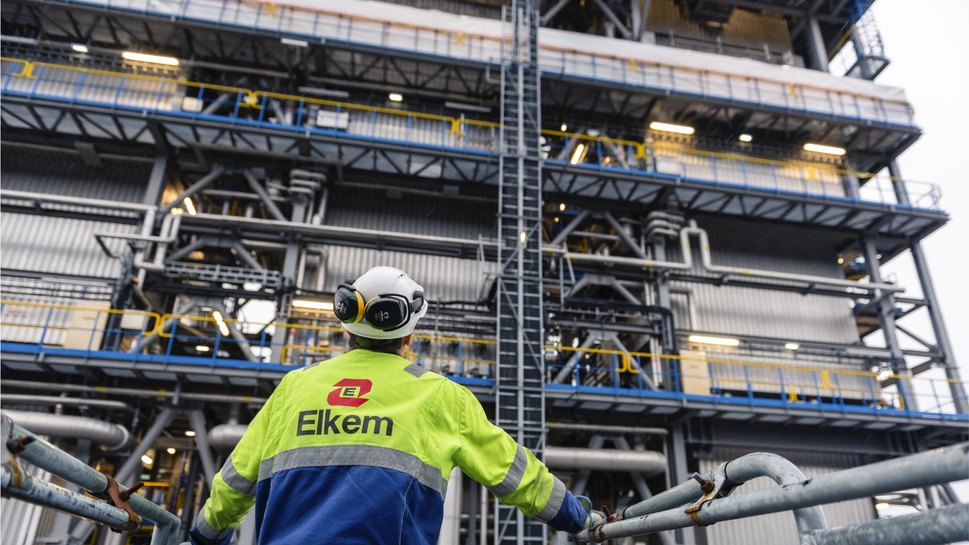 Refining Elkem's Follow-Up Processes with Advanced Data Analytics